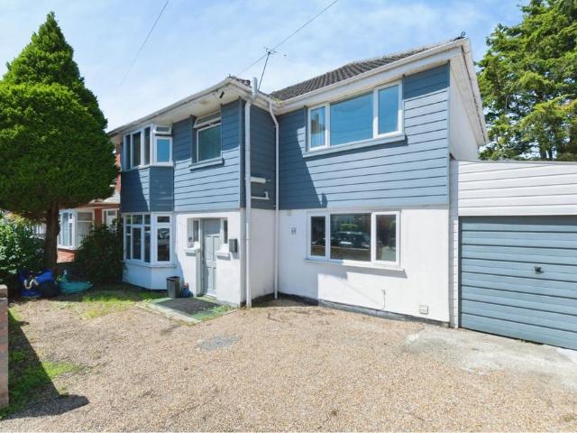 6 bedroom detached house for sale