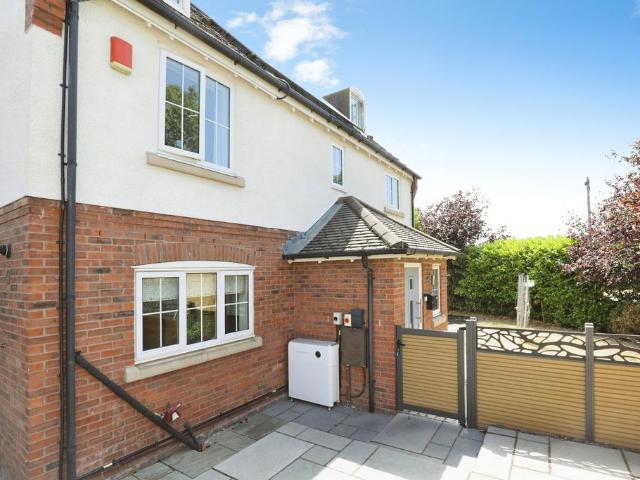 6 bedroom detached house for sale