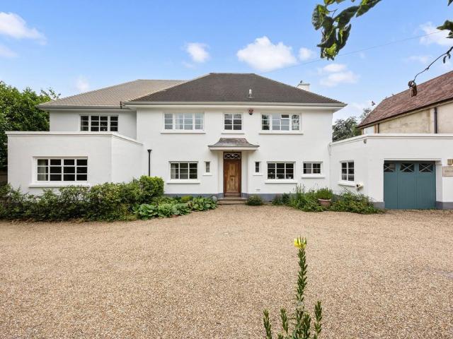 6 bedroom detached house for sale