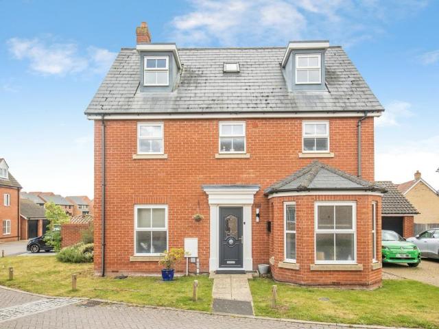 6 bedroom detached house for sale