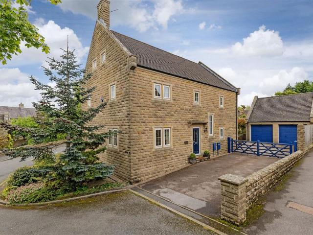 6 bedroom detached house for sale