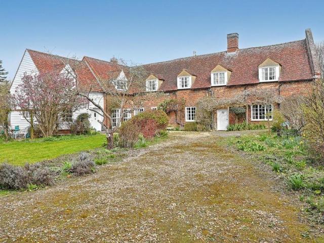 6 bedroom detached house for sale