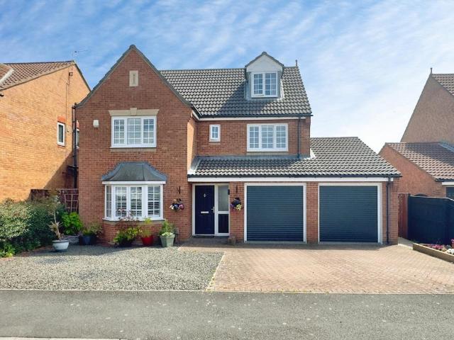 6 bedroom detached house for sale