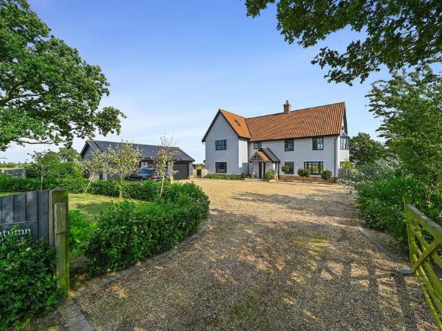 6 bedroom detached house for sale