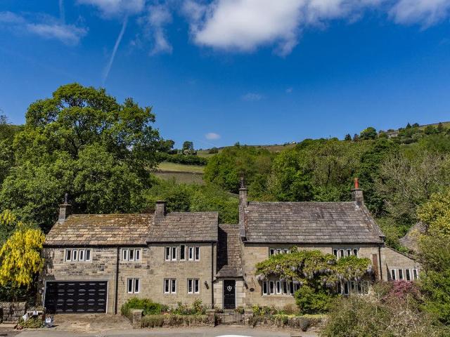 6 bedroom detached house for sale