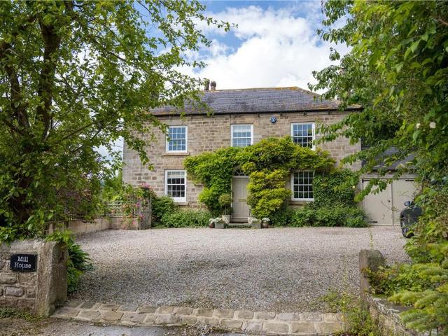 6 bedroom detached house for sale