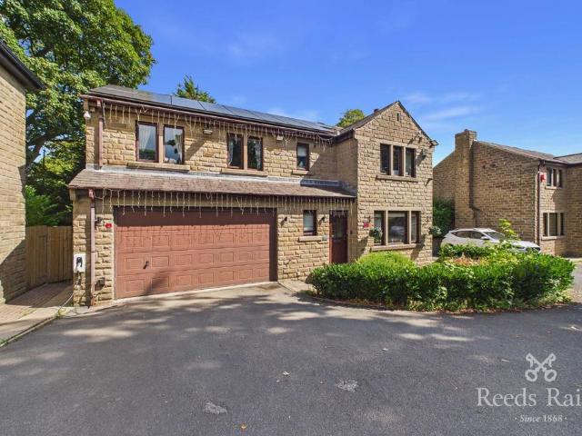 6 bedroom detached house for sale