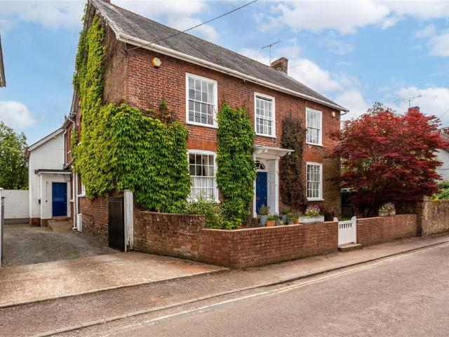 6 bedroom detached house for sale