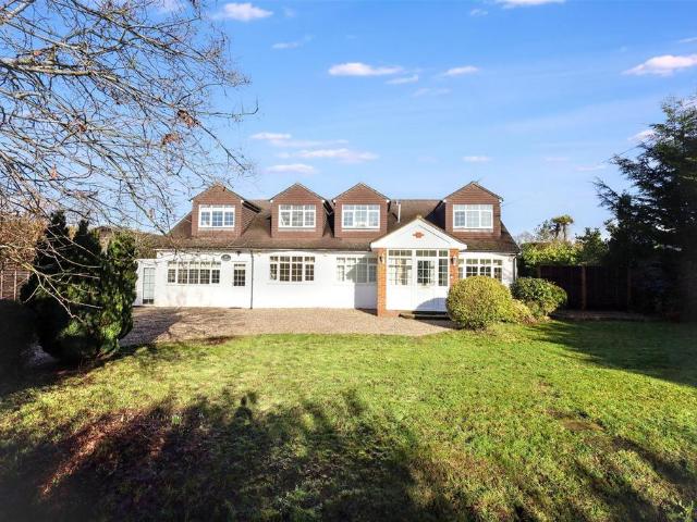 6 bedroom detached house for sale