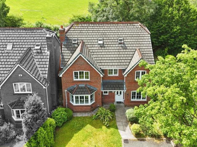 6 bedroom detached house for sale