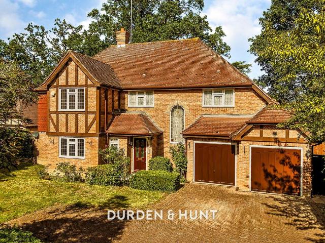 6 bedroom detached house for sale