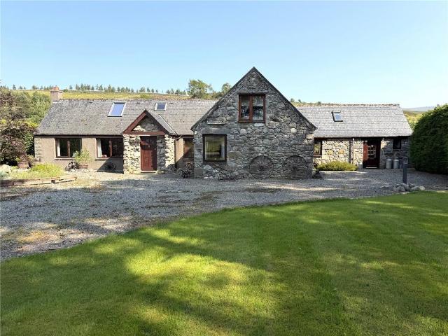 6 bedroom detached house for sale