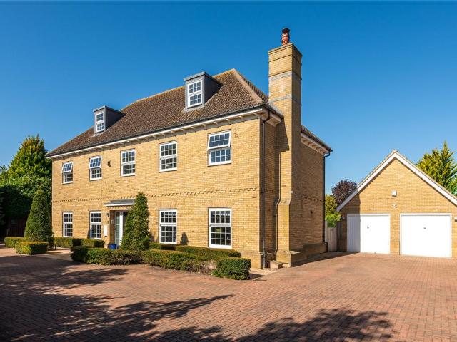 6 bedroom detached house for sale