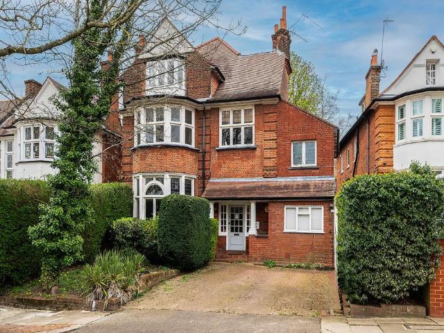 6 bedroom detached house for sale