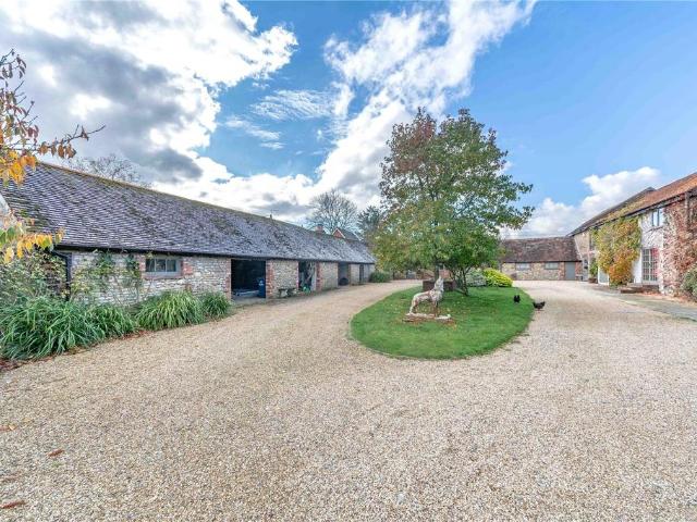 6 bedroom detached house for sale
