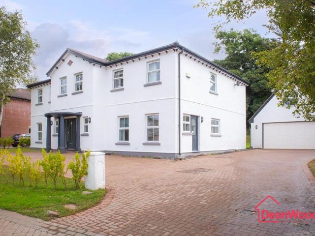6 bedroom detached house for sale