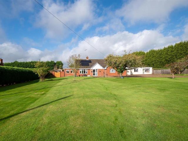 6 bedroom detached house for sale