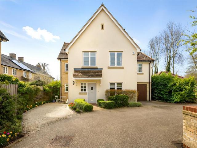 6 bedroom detached house for sale