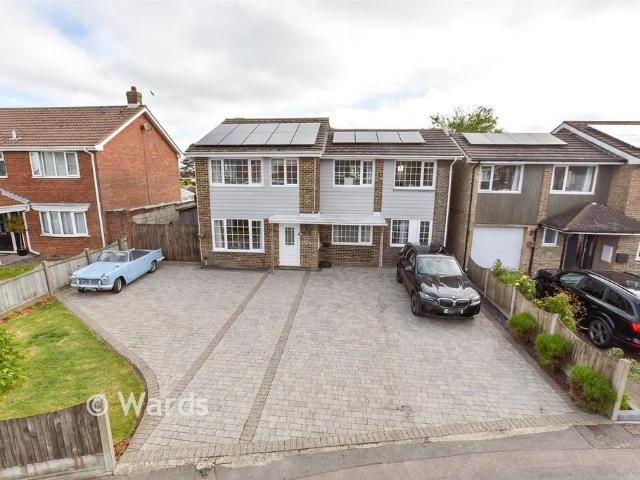 6 bedroom detached house for sale