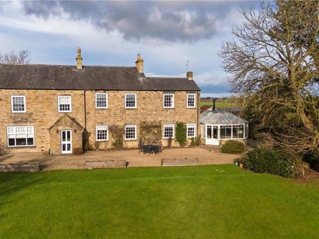 6 bedroom detached house for sale