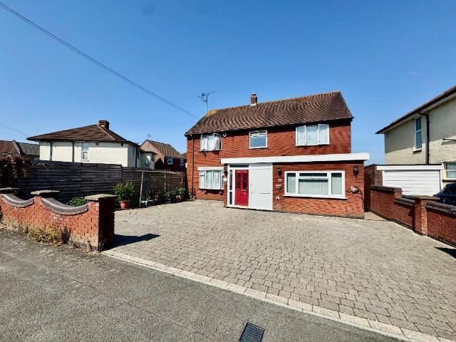 6 bedroom detached house for sale