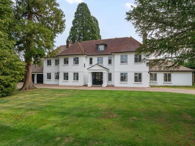 6 bedroom detached house for sale