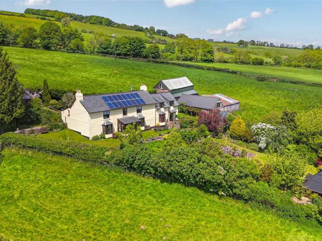 6 bedroom detached house for sale