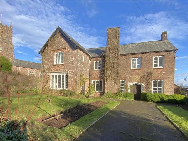 6 bedroom detached house for sale