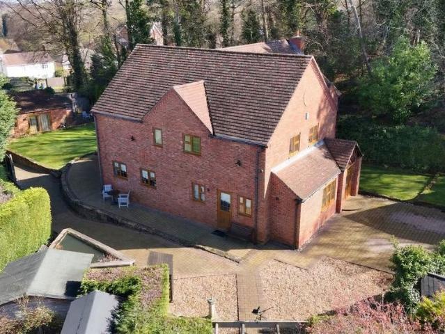 6 bedroom detached house for sale
