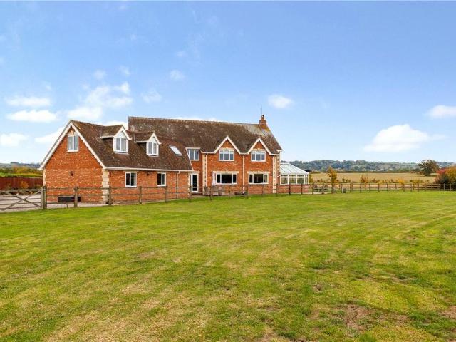 6 bedroom detached house for sale