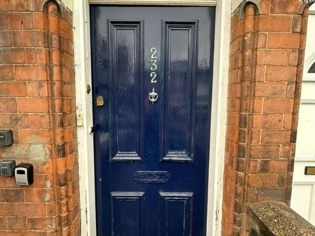 6 bedroom detached house for sale