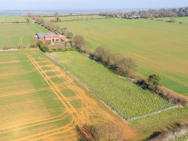 6 bedroom detached house for sale