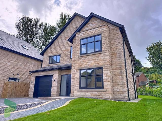 6 bedroom detached house for sale