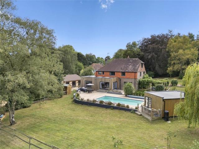 6 bedroom detached house for sale