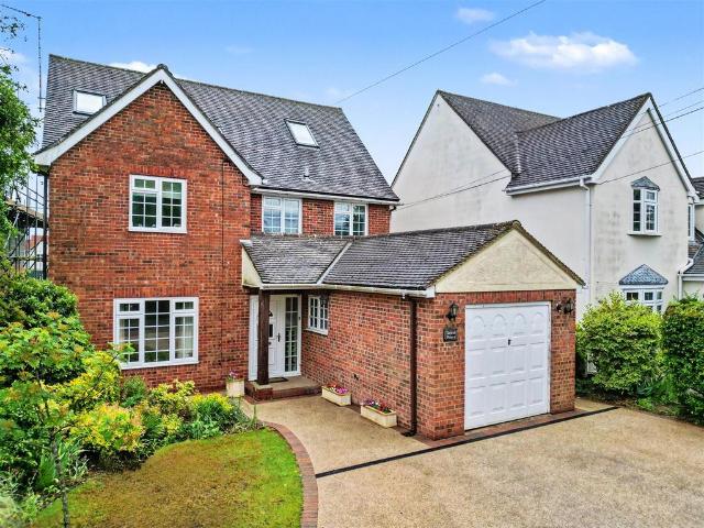 6 bedroom detached house for sale