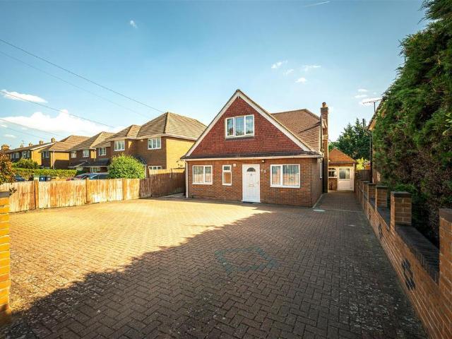 6 bedroom detached house for sale