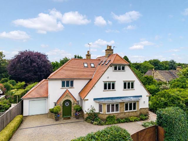 6 bedroom detached house for sale