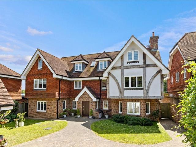 6 bedroom detached house for sale