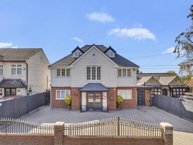 6 bedroom detached house for sale