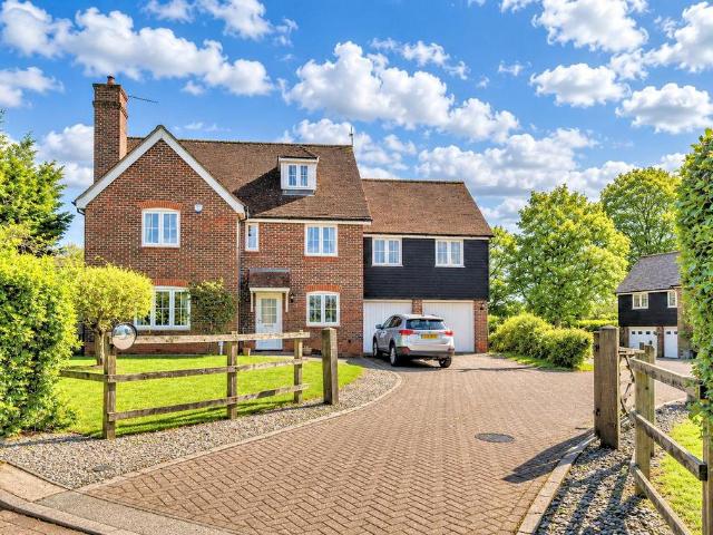6 bedroom detached house for sale