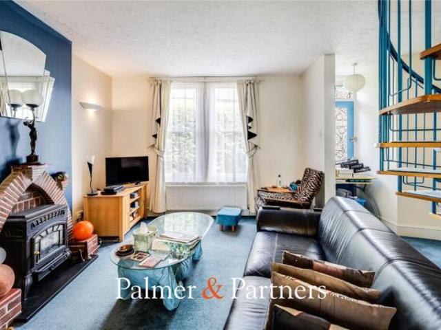 6 bedroom detached house for sale in Coval Lane, Chelmsford, Essex, CM1