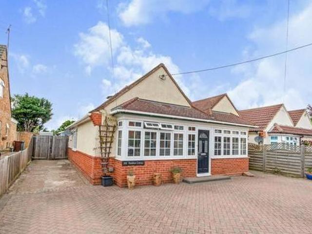 6 bedroom detached house for sale in College Road Sandhurst GU47