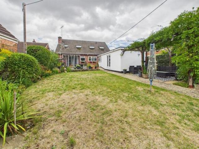 6 bedroom detached house for sale in Colyton Way, Purley On Thames, Reading, RG8