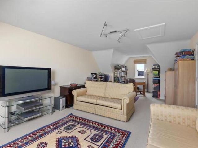 6 bedroom detached house for sale in Cairn Avenue, Guiseley, LS20