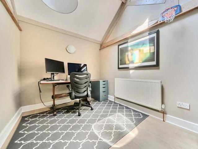6 bedroom detached house for sale in Cardington Road, Bedford, MK42