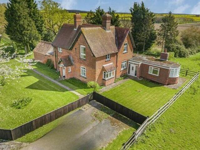 6 Bedroom Detached House For Sale In Carlton
