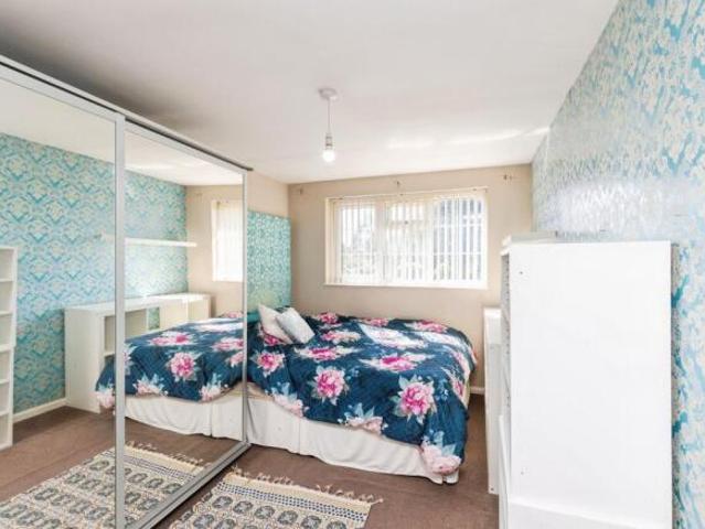 6 bedroom detached house for sale in Carr Manor Avenue, Leeds, LS17