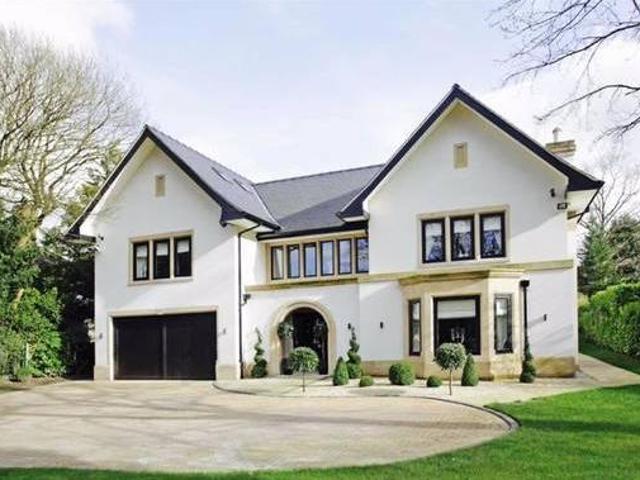 6 bedroom detached house for sale in Carrwood Hale Barns WA15