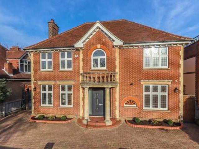6 bedroom detached house for sale in Cassiobury Drive Cassiobury WD17