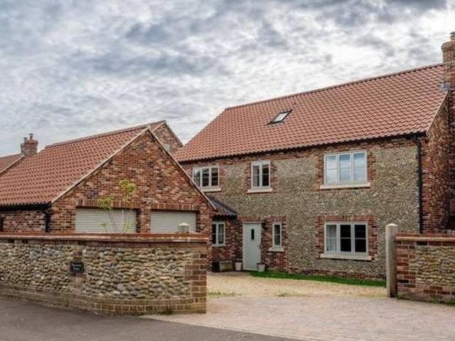 6 bedroom detached house for sale in Castle Acre PE32